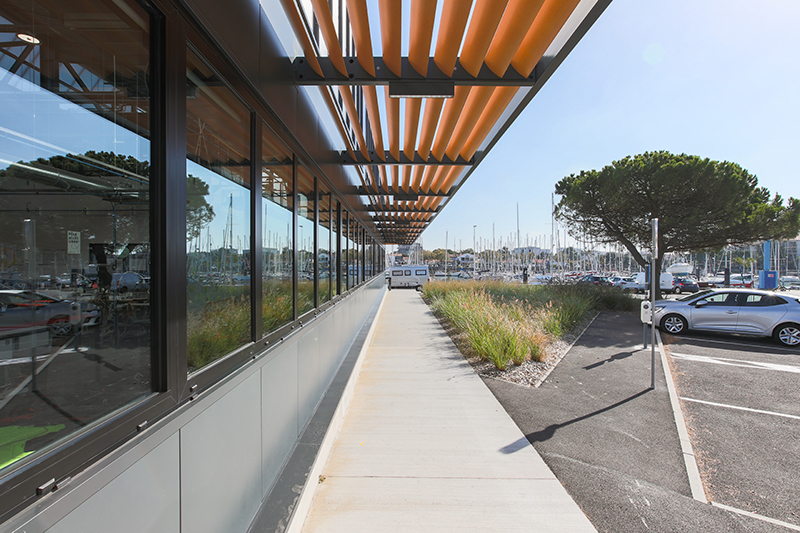 Le Tribord Sailing Lab de La Rochelle équipé de Brise-Soleil Tellier ...